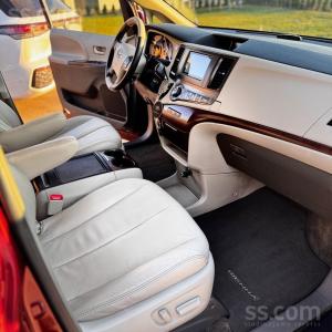 Red Toyota Sienna 2013 in Riga, with an engine capacity of 3.50 L and mileage of 288 thousand km for 11900 €, photo 9 on AUTOMOTO.COM.LV