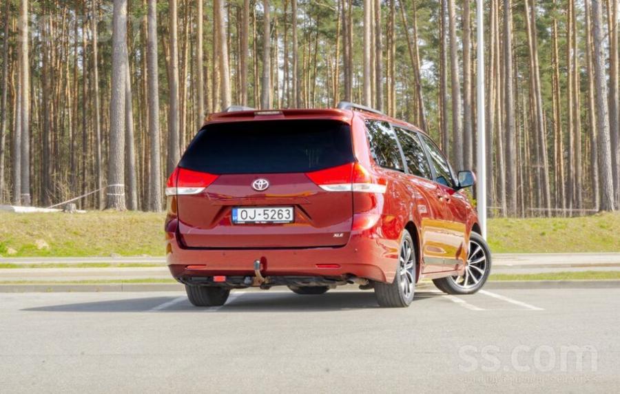 Sarkans Toyota Sienna 2013 Rīga, ar dzinēja tilpumu 3.50 L un nobraukumu 185 tūkst. km par 9490 €, foto 6 vietnē AUTOMOTO.COM.LV