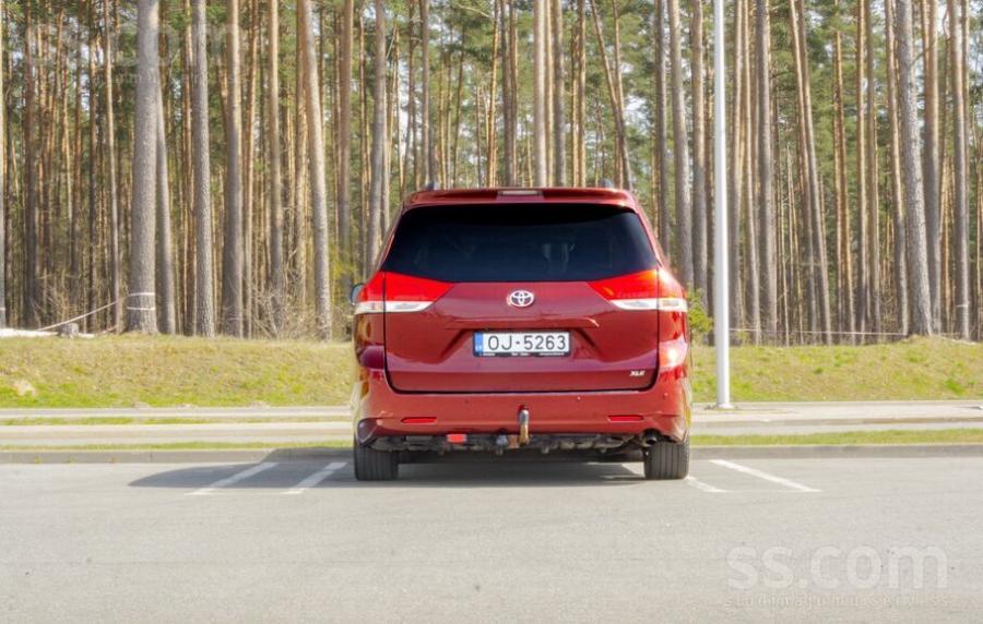 Sarkans Toyota Sienna 2013 Rīga, ar dzinēja tilpumu 3.50 L un nobraukumu 185 tūkst. km par 9490 €, foto 7 vietnē AUTOMOTO.COM.LV