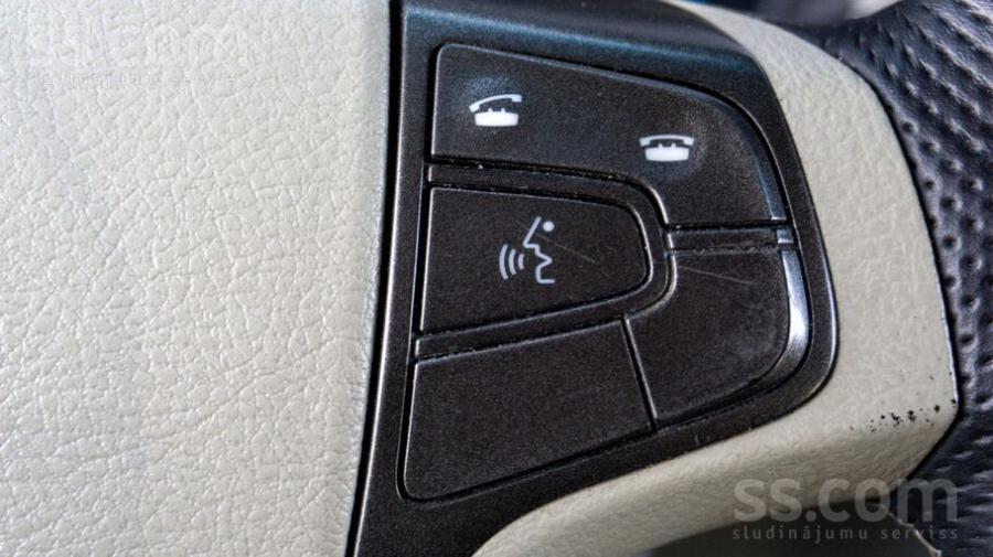 Sarkans Toyota Sienna 2013 Rīga, ar dzinēja tilpumu 3.50 L un nobraukumu 185 tūkst. km par 9490 €, foto 24 vietnē AUTOMOTO.COM.LV