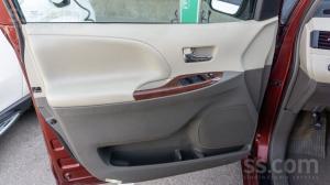 Sarkans Toyota Sienna 2013 Rīga, ar dzinēja tilpumu 3.50 L un nobraukumu 185 tūkst. km par 9490 €, foto 30 vietnē AUTOMOTO.COM.LV