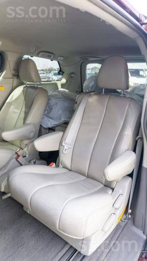 Sarkans Toyota Sienna 2013 Rīga, ar dzinēja tilpumu 3.50 L un nobraukumu 185 tūkst. km par 9490 €, foto 35 vietnē AUTOMOTO.COM.LV