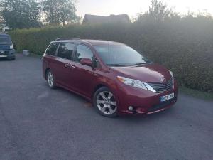 Red Toyota Sienna 2013 in Tallinn, with an engine capacity of 3.50 L and mileage of 136 thousand km for 9000 €, photo 3 on AUTOMOTO.COM.LV