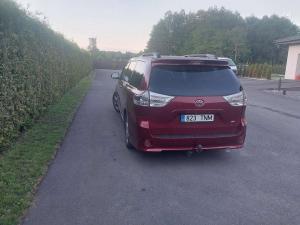 Red Toyota Sienna 2013 in Tallinn, with an engine capacity of 3.50 L and mileage of 136 thousand km for 9000 €, photo 4 on AUTOMOTO.COM.LV