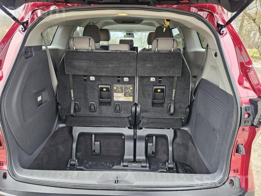 Sarkans Toyota Sienna 2021 Saldus, ar dzinēja tilpumu 2.50 L un nobraukumu 110 tūkst. km par 37000 €, foto 7 vietnē AUTOMOTO.COM.LV