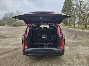 Sarkans Toyota Sienna 2021 Saldus, ar dzinēja tilpumu 2.50 L un nobraukumu 110 tūkst. km par 37000 €, foto 8 vietnē AUTOMOTO.COM.LV