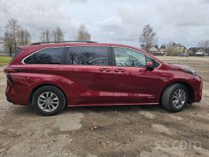 Sarkans Toyota Sienna 2021 Saldus, ar dzinēja tilpumu 2.50 L un nobraukumu 110 tūkst. km par 37000 €, foto 9 vietnē AUTOMOTO.COM.LV