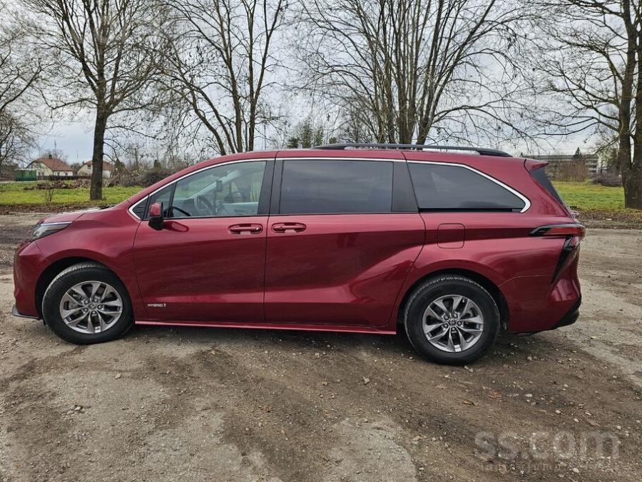 Sarkans Toyota Sienna 2021 Saldus, ar dzinēja tilpumu 2.50 L un nobraukumu 110 tūkst. km par 37000 €, foto 10 vietnē AUTOMOTO.COM.LV