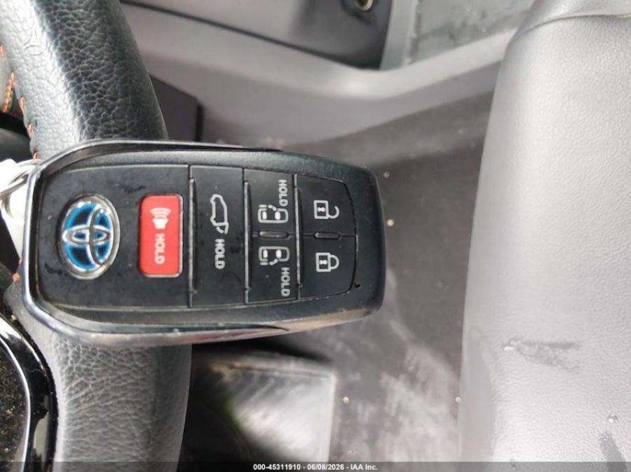 Sarkans Toyota Sienna 2022 Šauļi, ar dzinēja tilpumu 2.50 L un nobraukumu 109 tūkst. km par 23000 €, foto 10 vietnē AUTOMOTO.COM.LV