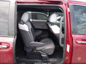 Sarkans Toyota Sienna 2022 Šauļi, ar dzinēja tilpumu 2.50 L un nobraukumu 109 tūkst. km par 23000 €, foto 11 vietnē AUTOMOTO.COM.LV