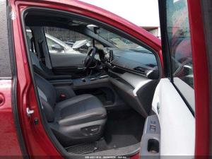 Sarkans Toyota Sienna 2022 Šauļi, ar dzinēja tilpumu 2.50 L un nobraukumu 109 tūkst. km par 23000 €, foto 13 vietnē AUTOMOTO.COM.LV