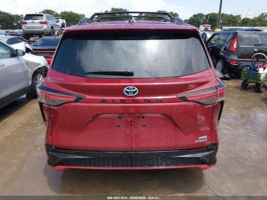 Sarkans Toyota Sienna 2022 Šauļi, ar dzinēja tilpumu 2.50 L un nobraukumu 109 tūkst. km par 23000 €, foto 16 vietnē AUTOMOTO.COM.LV