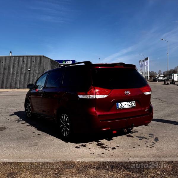 Sarkans Toyota Sienna 2013 Rīga, ar dzinēja tilpumu 3.50 L un nobraukumu 288 tūkst. km par 11900 €, foto 4 vietnē AUTOMOTO.COM.LV