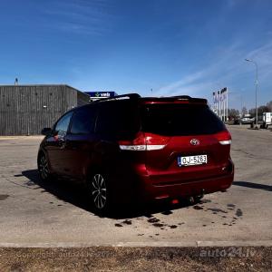 Red Toyota Sienna 2013 in Riga, with an engine capacity of 3.50 L and mileage of 288 thousand km for 11900 €, photo 5 on AUTOMOTO.COM.LV