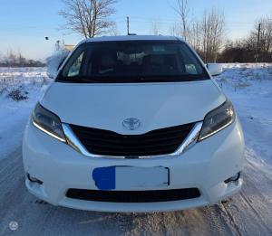 White Toyota Sienna 2013 in Siauliai, with an engine capacity of 3.50 L and mileage of 85 thousand km for 12950 €, photo  on AUTOMOTO.COM.LV