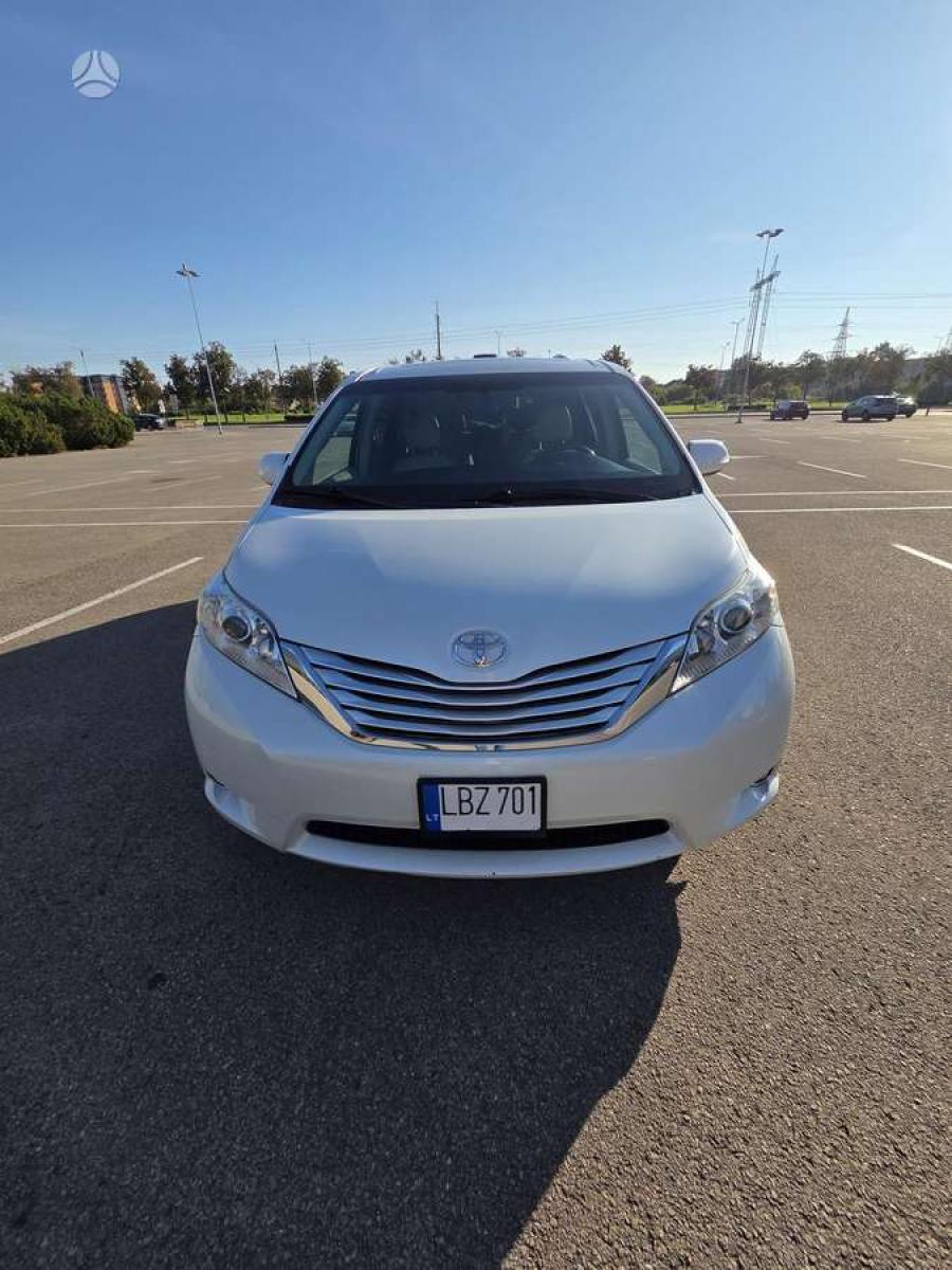 Balts Toyota Sienna 2014 Šauļi, ar dzinēja tilpumu 3.46 L un nobraukumu 240 tūkst. km par 14900 €, foto 3 vietnē AUTOMOTO.COM.LV