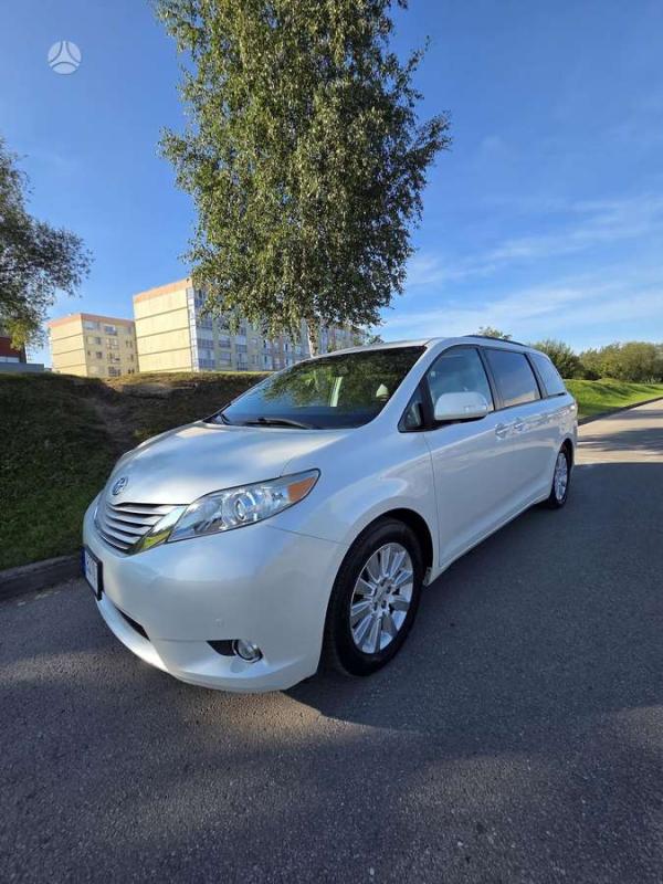 Balts Toyota Sienna 2014 Šauļi, ar dzinēja tilpumu 3.46 L un nobraukumu 240 tūkst. km par 14900 €, foto 9 vietnē AUTOMOTO.COM.LV