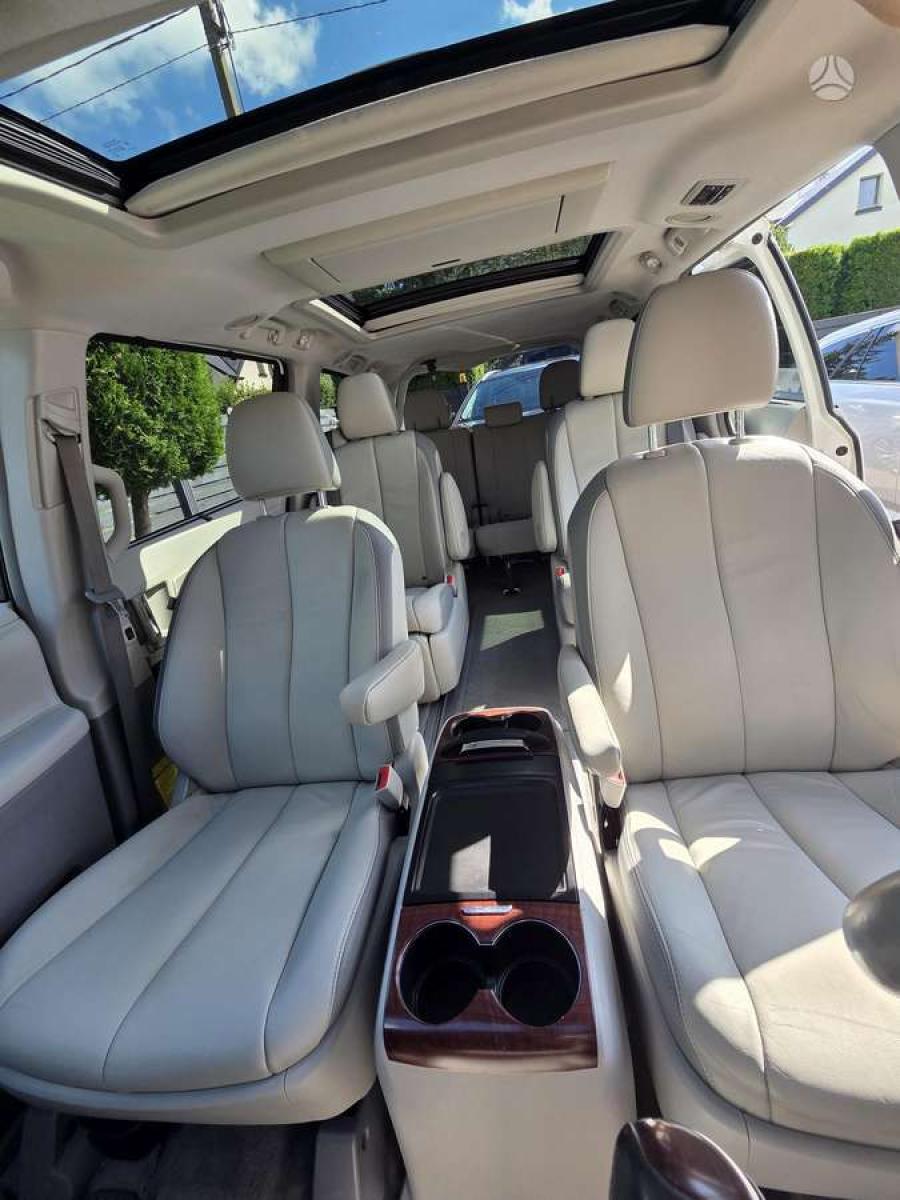 Balts Toyota Sienna 2014 Šauļi, ar dzinēja tilpumu 3.46 L un nobraukumu 240 tūkst. km par 14900 €, foto 18 vietnē AUTOMOTO.COM.LV
