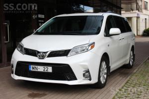 Balts Toyota Sienna 2015 Rīga, ar dzinēja tilpumu 3.50 L un nobraukumu 140 tūkst. km par 15900 €, foto  vietnē AUTOMOTO.COM.LV