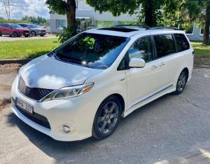 White Toyota Sienna 2015 in Siauliai, with an engine capacity of 3.50 L and mileage of 202 thousand km for 18750 €, photo  on AUTOMOTO.COM.LV