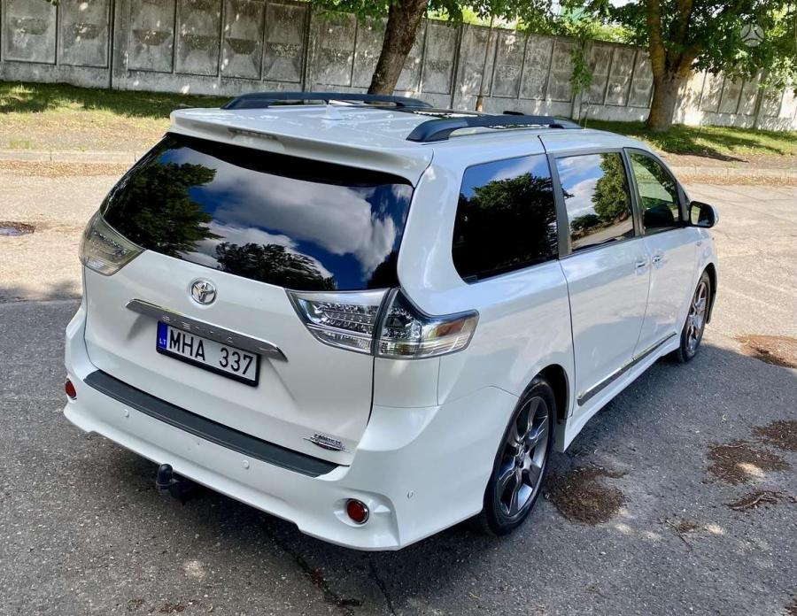 Balts Toyota Sienna 2015 Šauļi, ar dzinēja tilpumu 3.50 L un nobraukumu 202 tūkst. km par 18750 €, foto 3 vietnē AUTOMOTO.COM.LV