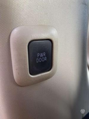 Balts Toyota Sienna 2015 Šauļi, ar dzinēja tilpumu 3.50 L un nobraukumu 202 tūkst. km par 18750 €, foto 18 vietnē AUTOMOTO.COM.LV