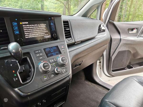 Balts Toyota Sienna 2015 Kauņa, ar dzinēja tilpumu 3.50 L un nobraukumu 158 tūkst. km par 16950 €, foto 11 vietnē AUTOMOTO.COM.LV