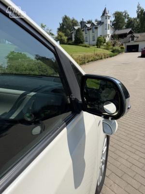 White Toyota Sienna 2016 in Kupiskis, with an engine capacity of 3.50 L and mileage of 167 thousand km for 18900 €, photo 4 on AUTOMOTO.COM.LV