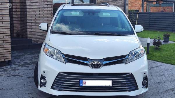 White Toyota Sienna 2018 in Klaipeda, with an engine capacity of 3.50 L and mileage of 155 thousand km for 19900 €, photo 2 on AUTOMOTO.COM.LV
