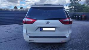 White Toyota Sienna 2018 in Klaipeda, with an engine capacity of 3.50 L and mileage of 155 thousand km for 19900 €, photo 8 on AUTOMOTO.COM.LV
