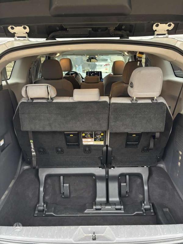Balts Toyota Sienna 2021 Viļņa, ar dzinēja tilpumu 2.50 L un nobraukumu 46 tūkst. km par 37500 €, foto 11 vietnē AUTOMOTO.COM.LV