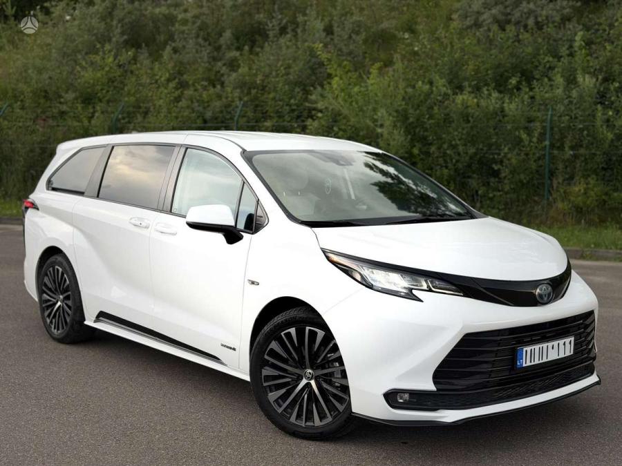 Balts Toyota Sienna 2021 Viļņa, ar dzinēja tilpumu 2.50 L un nobraukumu 158 tūkst. km par 35500 €, foto 1 vietnē AUTOMOTO.COM.LV