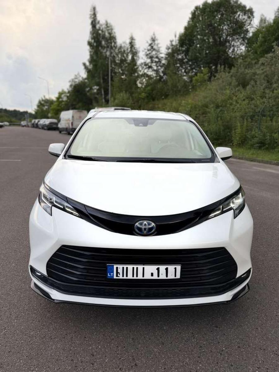 Balts Toyota Sienna 2021 Viļņa, ar dzinēja tilpumu 2.50 L un nobraukumu 158 tūkst. km par 35500 €, foto 3 vietnē AUTOMOTO.COM.LV