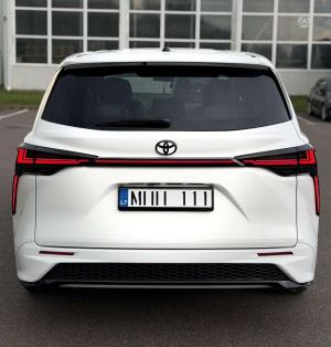 Balts Toyota Sienna 2021 Viļņa, ar dzinēja tilpumu 2.50 L un nobraukumu 158 tūkst. km par 35500 €, foto 6 vietnē AUTOMOTO.COM.LV