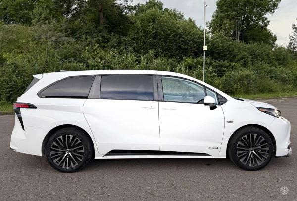 Balts Toyota Sienna 2021 Viļņa, ar dzinēja tilpumu 2.50 L un nobraukumu 158 tūkst. km par 35500 €, foto 9 vietnē AUTOMOTO.COM.LV