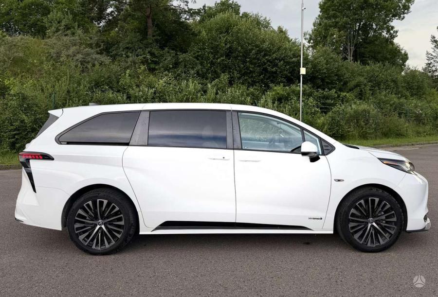 Balts Toyota Sienna 2021 Viļņa, ar dzinēja tilpumu 2.50 L un nobraukumu 158 tūkst. km par 35500 €, foto 10 vietnē AUTOMOTO.COM.LV
