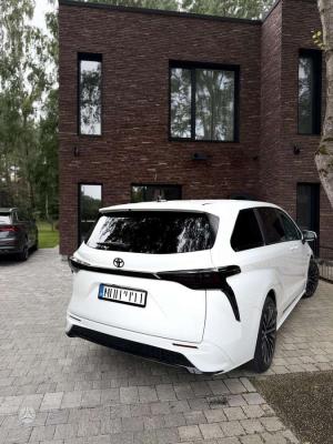 Balts Toyota Sienna 2021 Viļņa, ar dzinēja tilpumu 2.50 L un nobraukumu 158 tūkst. km par 35500 €, foto 13 vietnē AUTOMOTO.COM.LV
