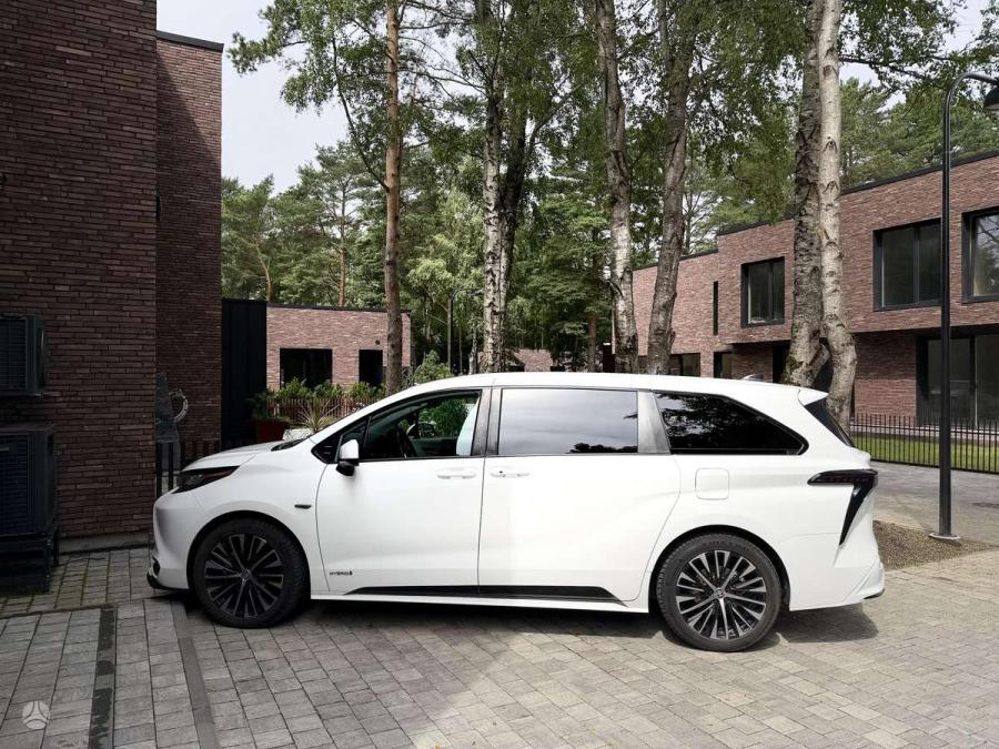 Balts Toyota Sienna 2021 Viļņa, ar dzinēja tilpumu 2.50 L un nobraukumu 158 tūkst. km par 35500 €, foto 16 vietnē AUTOMOTO.COM.LV