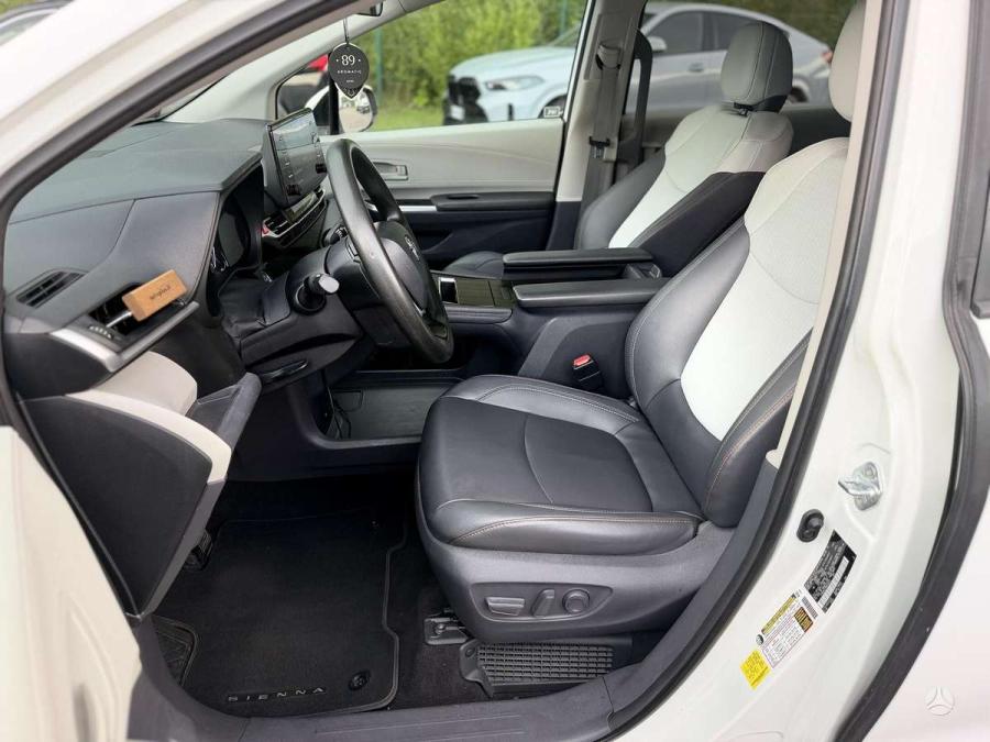 Balts Toyota Sienna 2021 Viļņa, ar dzinēja tilpumu 2.50 L un nobraukumu 158 tūkst. km par 35500 €, foto 20 vietnē AUTOMOTO.COM.LV