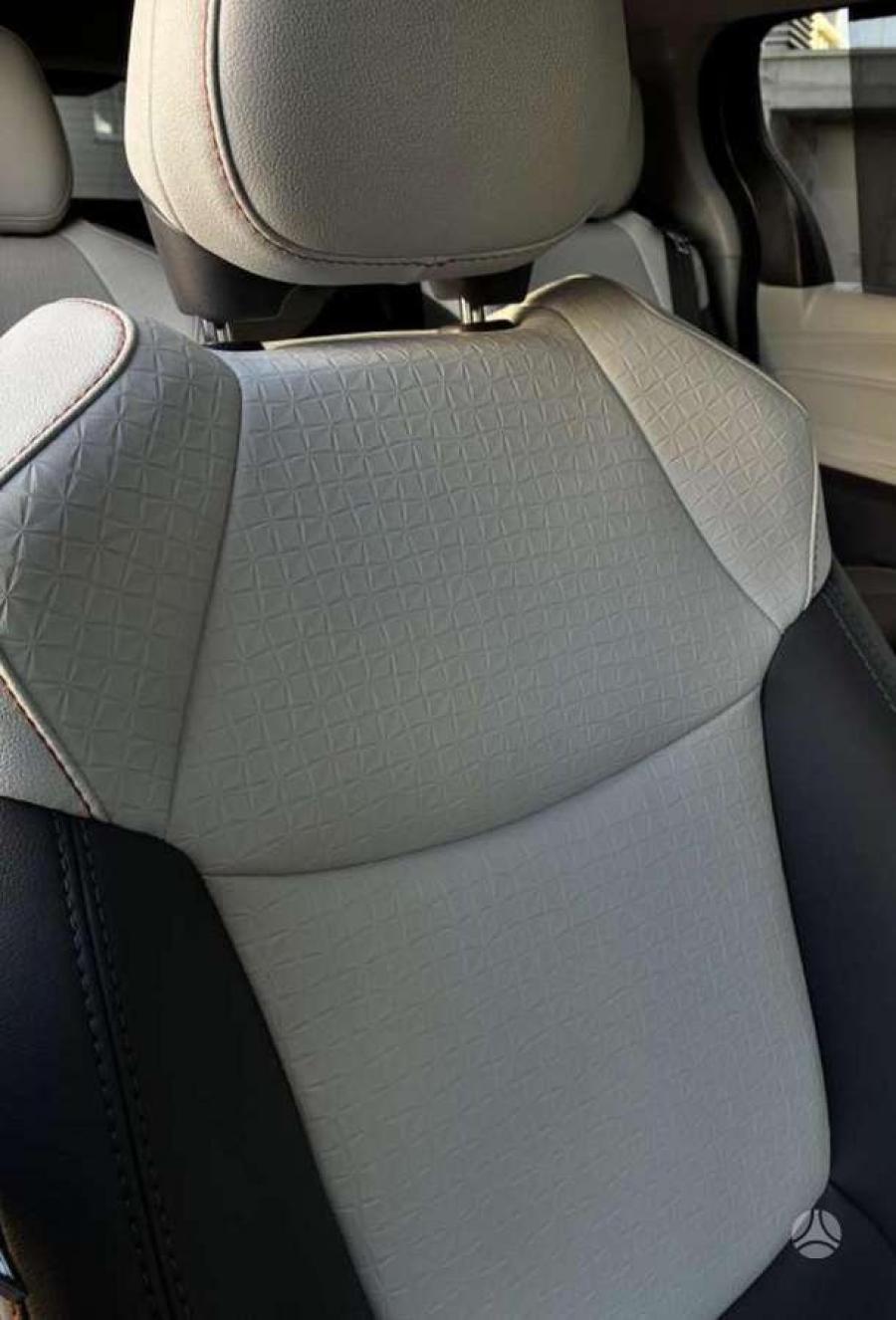 Balts Toyota Sienna 2021 Viļņa, ar dzinēja tilpumu 2.50 L un nobraukumu 158 tūkst. km par 35500 €, foto 28 vietnē AUTOMOTO.COM.LV