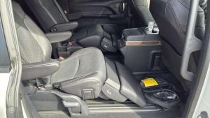 White Toyota Sienna 2025 in Siauliai, with an engine capacity of 2.50 L and mileage of 3 thousand km for 63900 €, photo 10 on AUTOMOTO.COM.LV