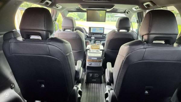 White Toyota Sienna 2025 in Siauliai, with an engine capacity of 2.50 L and mileage of 3 thousand km for 63900 €, photo 11 on AUTOMOTO.COM.LV