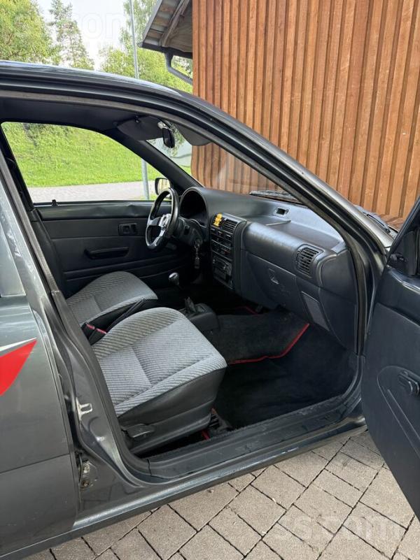 Pelēks Toyota Starlet 1991 Jelgava, ar dzinēja tilpumu 1.00 L un nobraukumu 177 tūkst. km par 1700 €, foto 7 vietnē AUTOMOTO.COM.LV