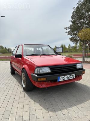 Красный Тойота Старлет 1988 в Кулдига, объемом двигателя 1.00 л и пробегом 188 тыс. км за 4000 €, фото 3 на AUTOMOTO.COM.LV