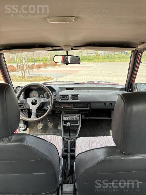 Sarkans Toyota Starlet 1988 Kuldīga, ar dzinēja tilpumu 1.00 L un nobraukumu 188 tūkst. km par 4000 €, foto 8 vietnē AUTOMOTO.COM.LV