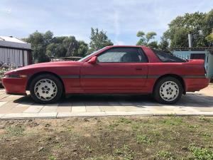 Sarkans Toyota Supra 1989 Viļņa, ar dzinēja tilpumu 2.95 L un nobraukumu 184 tūkst. km par 10900 €, foto 4 vietnē AUTOMOTO.COM.LV