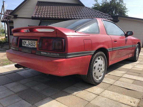 Red Toyota Supra 1989 in Vilnius, with an engine capacity of 2.95 L and mileage of 184 thousand km for 10900 €, photo 6 on AUTOMOTO.COM.LV