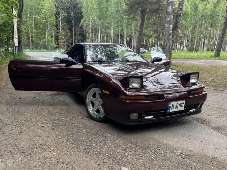 Red Toyota Supra 1990 in Taurage, with an engine capacity of 2.95 L and mileage of 254 thousand km for 18700 €, photo 4 on AUTOMOTO.COM.LV