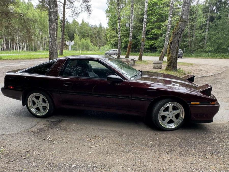 Red Toyota Supra 1990 in Taurage, with an engine capacity of 2.95 L and mileage of 254 thousand km for 18700 €, photo 7 on AUTOMOTO.COM.LV