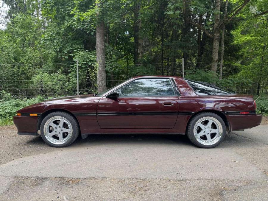 Red Toyota Supra 1990 in Taurage, with an engine capacity of 2.95 L and mileage of 254 thousand km for 18700 €, photo 8 on AUTOMOTO.COM.LV